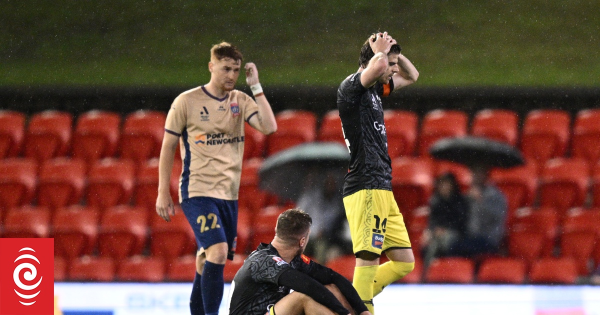 Five key moments that cost the Phoenix their first ever trophy | RNZ News