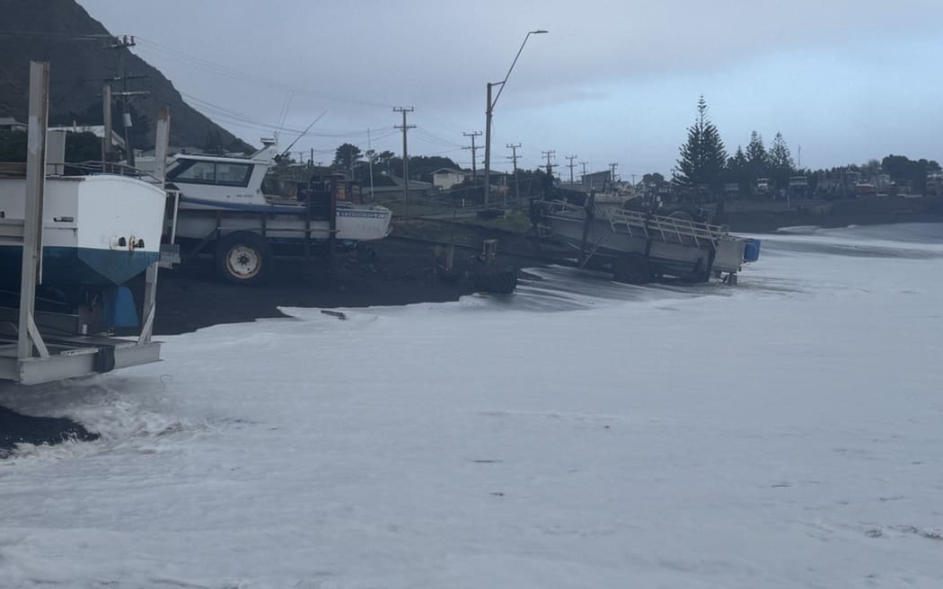 'Massive' waves on Wairarapa coast, wind gusts of 137km/h | RNZ News