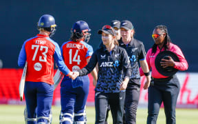 Amelia Kerr impresses as White Ferns complete World Cup preparations ...
