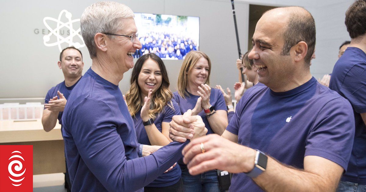 Tripp Mickle on what happened at Apple after Steve Jobs' death | RNZ
