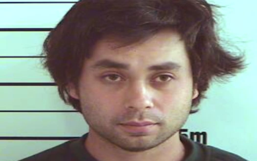 Mayor furious over handling of manhunt | RNZ News