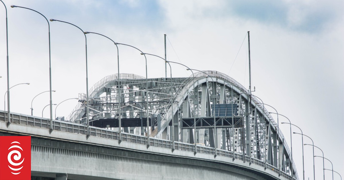 Deal fast-tracks Auckland Harbour Bridge walkway and cycleway plan ...