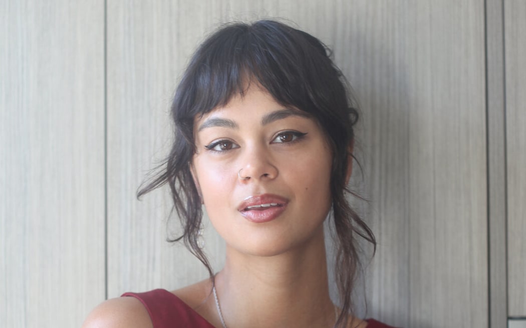 Elfy Scott: Talking honestly about complex mental | RNZ