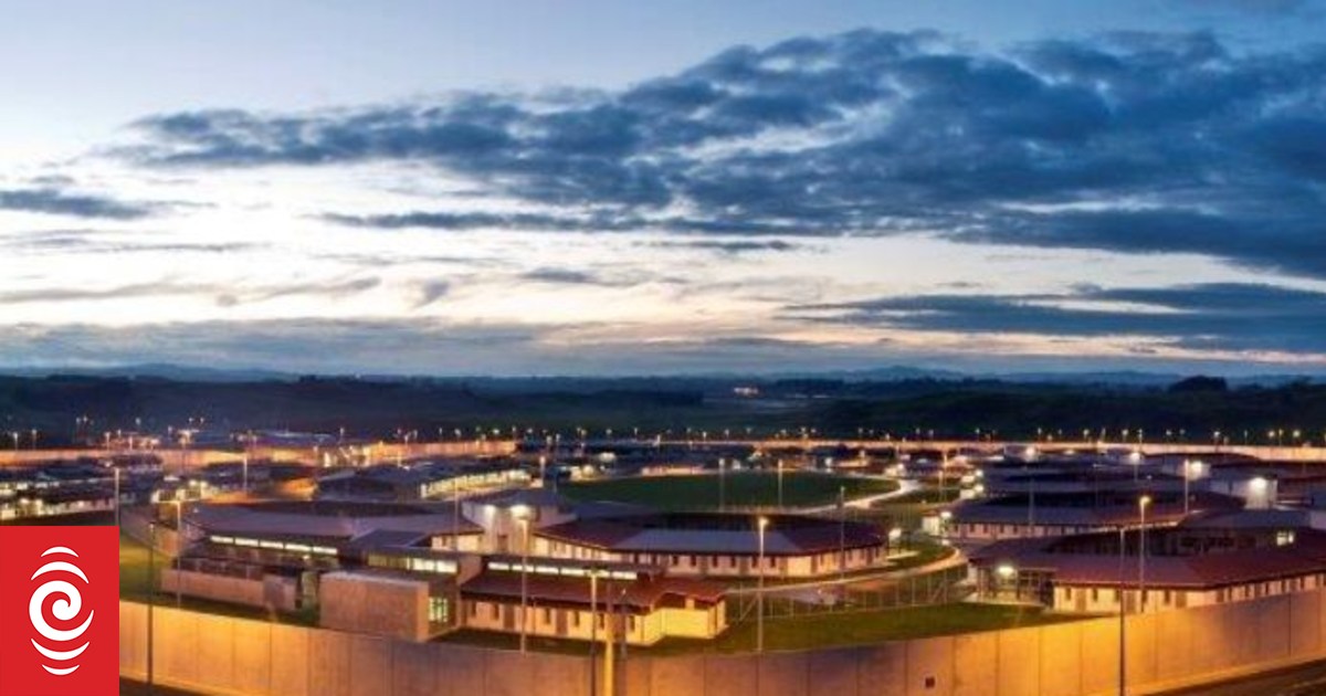 Spring Hill Prison lockdown ends after inmates start riot, light fires ...