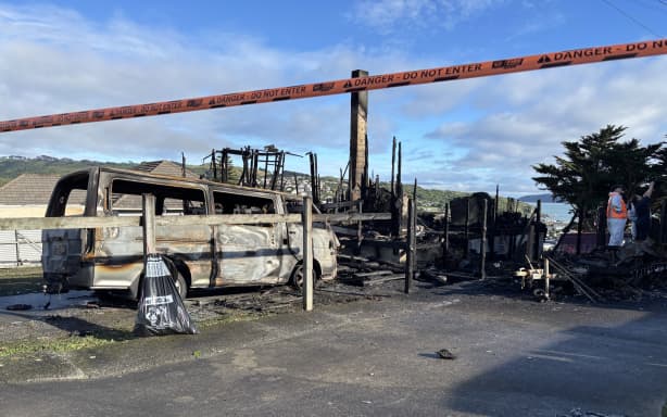 'It just blew up': Tītahi Bay residents describe fast growing blaze | RNZ