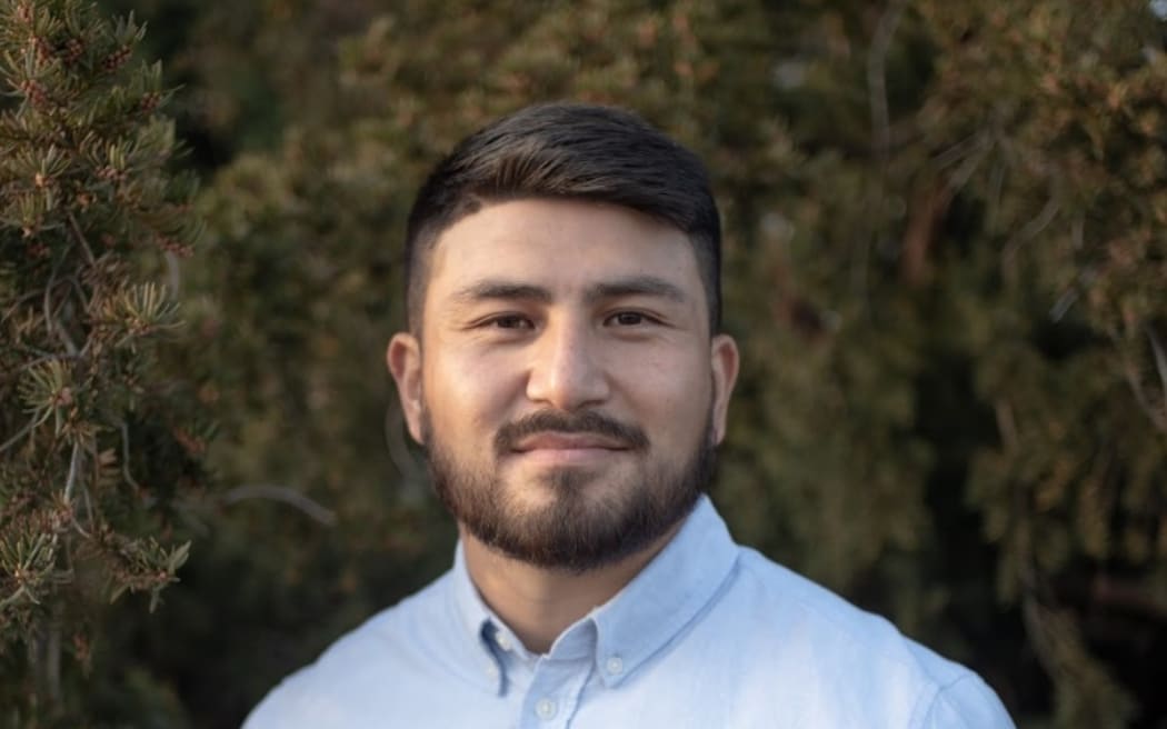 Abbas Nazari, from Tampa refugee to acclaimed author | RNZ