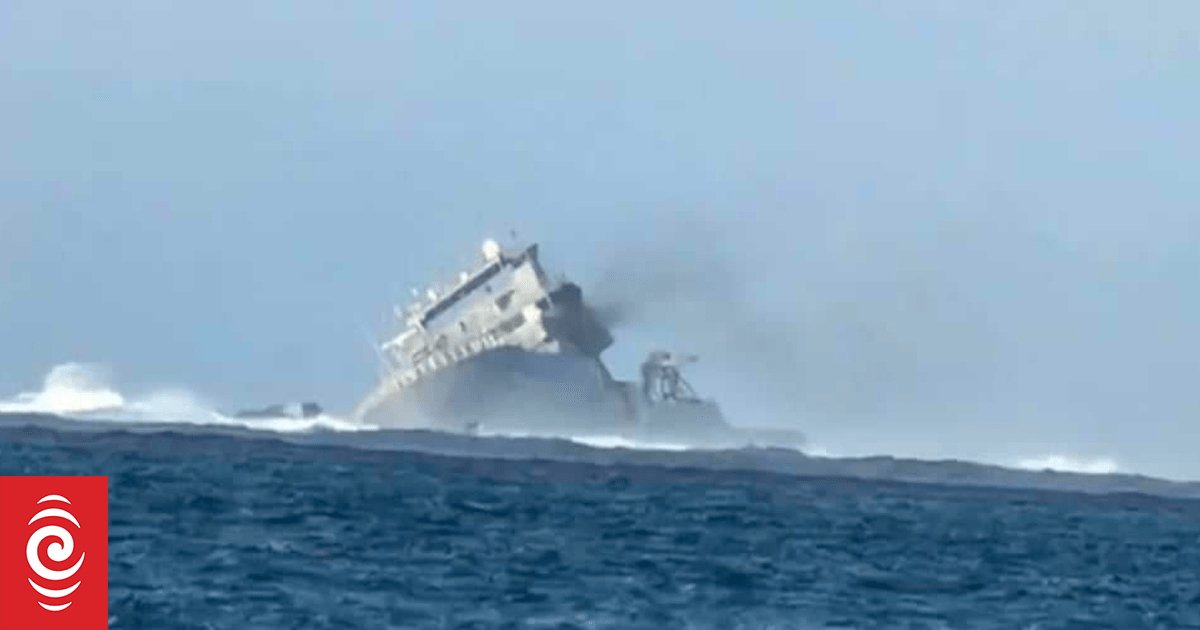 NZ Navy ship runs aground off Samoa, catches fire and sinks | RNZ News