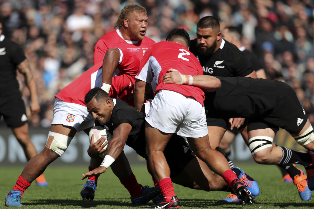 Rugby World Cup: Tongan roofer reflects on rapid rise | RNZ News