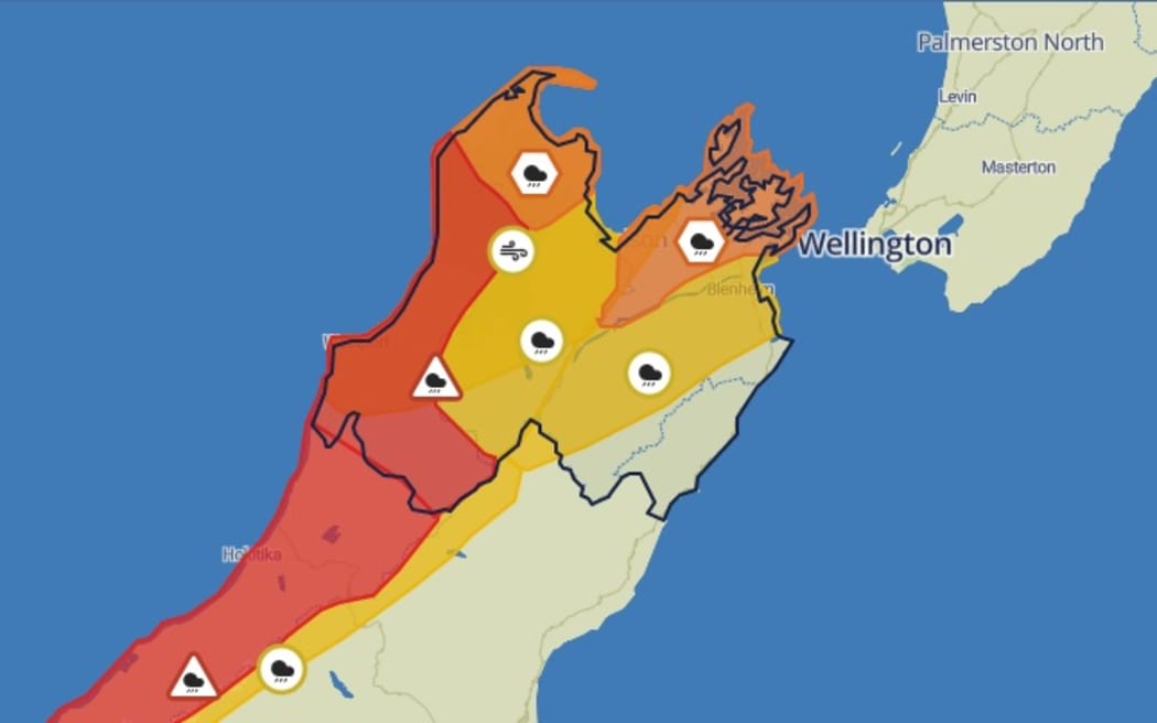 Emergency operation in full swing on West Coast as rain pours down | RNZ