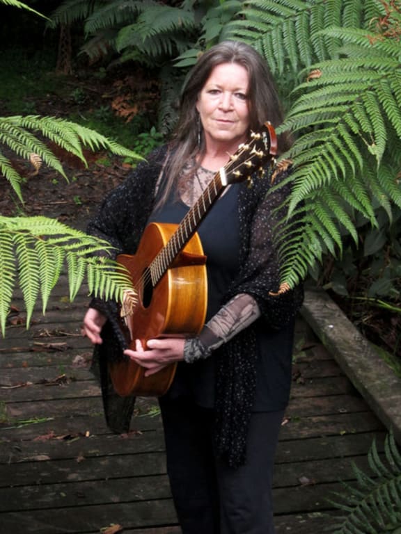 Shona Laing: 50 years later | RNZ