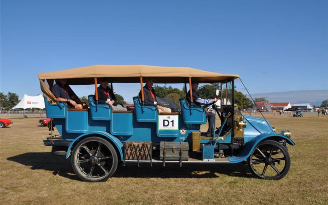 Vintage cars celebrated in Nelson festival | RNZ News