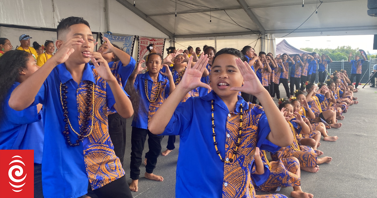 Niue students promote language in Aotearoa | RNZ News