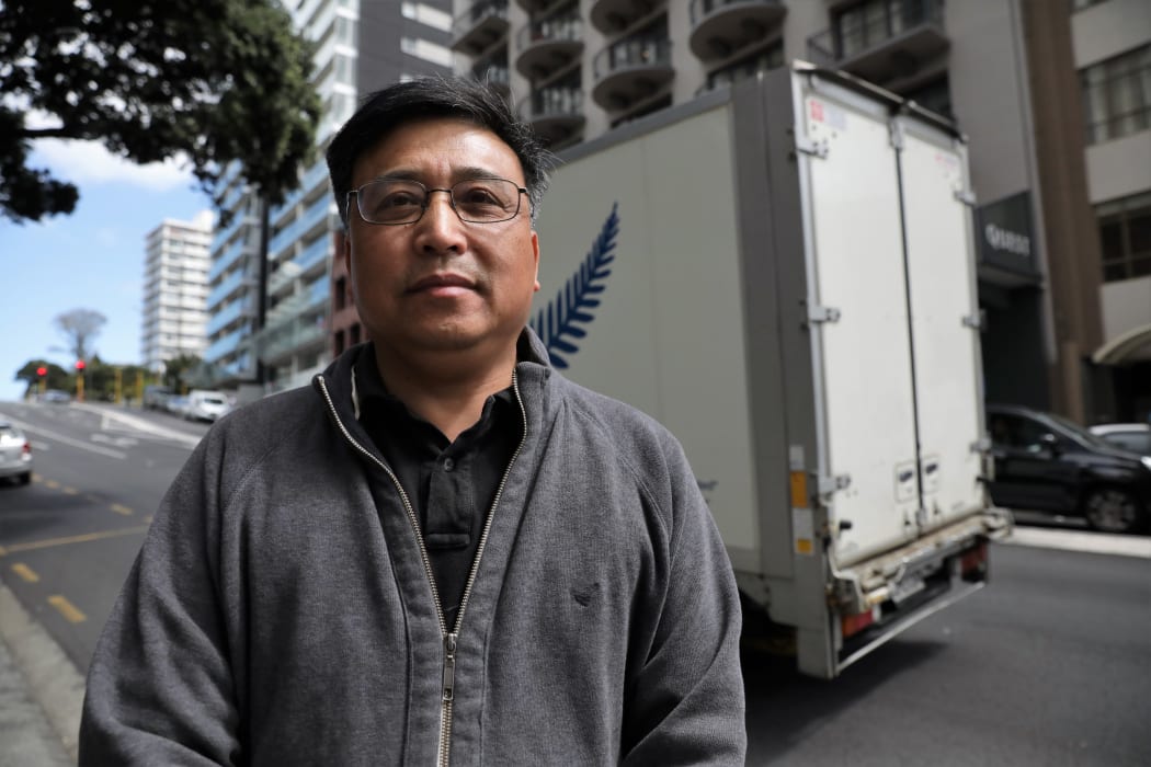 Suspended vehicle inspector defends his work | RNZ News