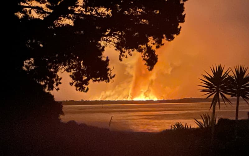 Kaimaumau fire: Firefighters working to control month-old blaze | RNZ