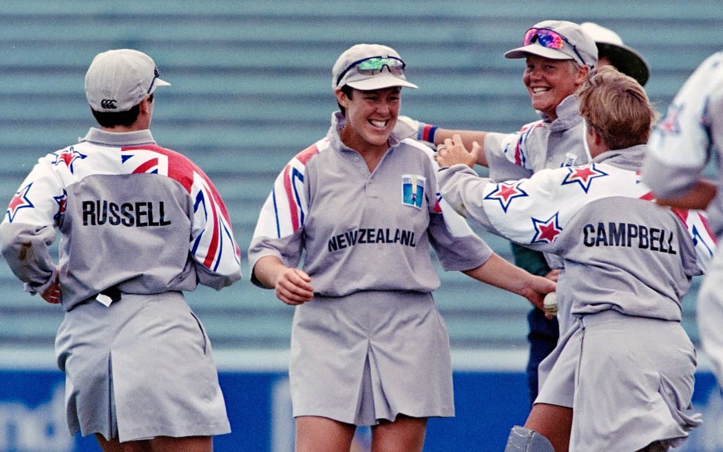 Top female cricketer to be honoured with Debbie Hockley medal | RNZ News