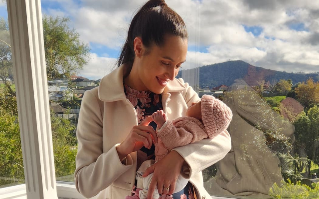 Rotorua Mayor Tania Tapsell gives birth, takes swipe at state of health system | RNZ News