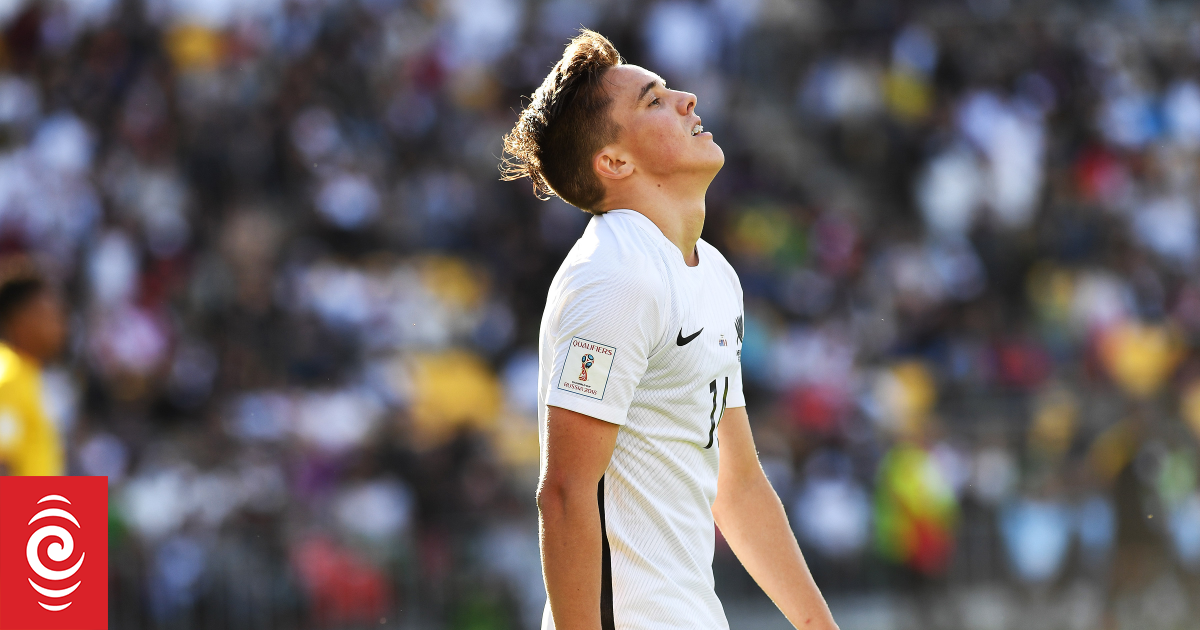 All White Ryan Thomas lowers kneecaps, hopes to raise NZ caps | RNZ News