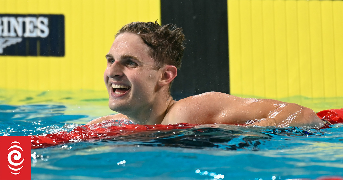 Records fall and swimmers lock in World Championships Qualification ...