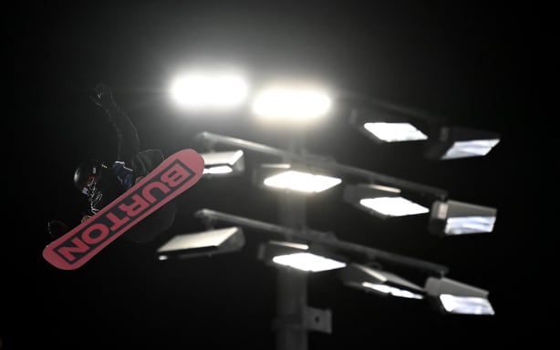 Zoi Sadowski-Synnott hits the front in Olympic Big Air qualifying | RNZ