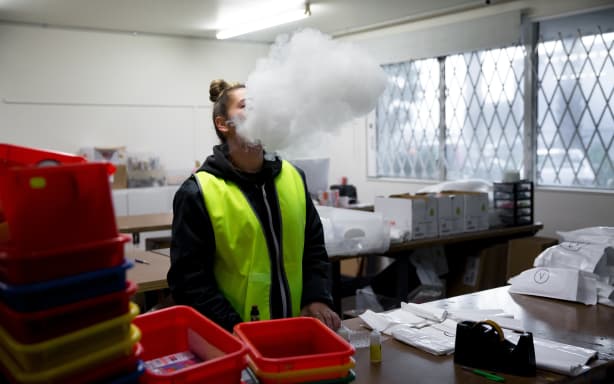 Exclusive: Youth addiction worry as high-nicotine vape JUUL to hit NZ | RNZ