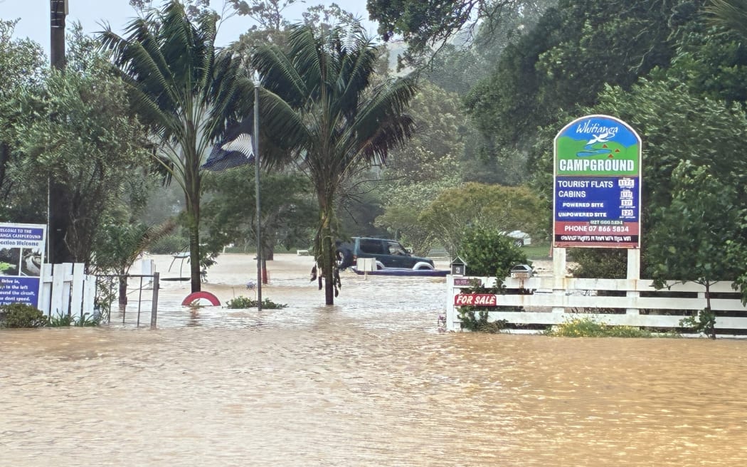 Wild weather in pictures: North Island reels under torrential rain ...