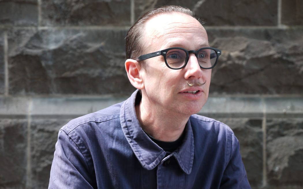 The Sampler: PJ Harvey, Karl Steven, Hand Habits | RNZ