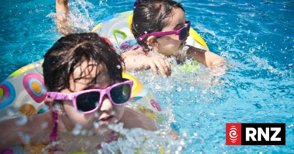 Swim schools report sinking enrolments as downturn deepens | RNZ