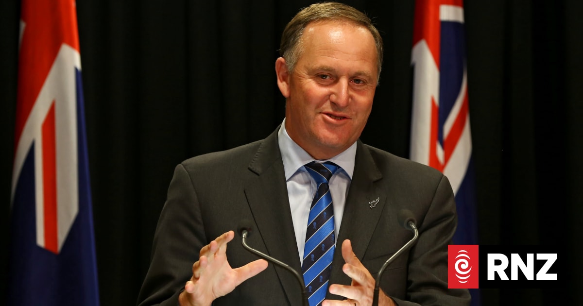 Govt to change law to stop MP pay hikes | RNZ