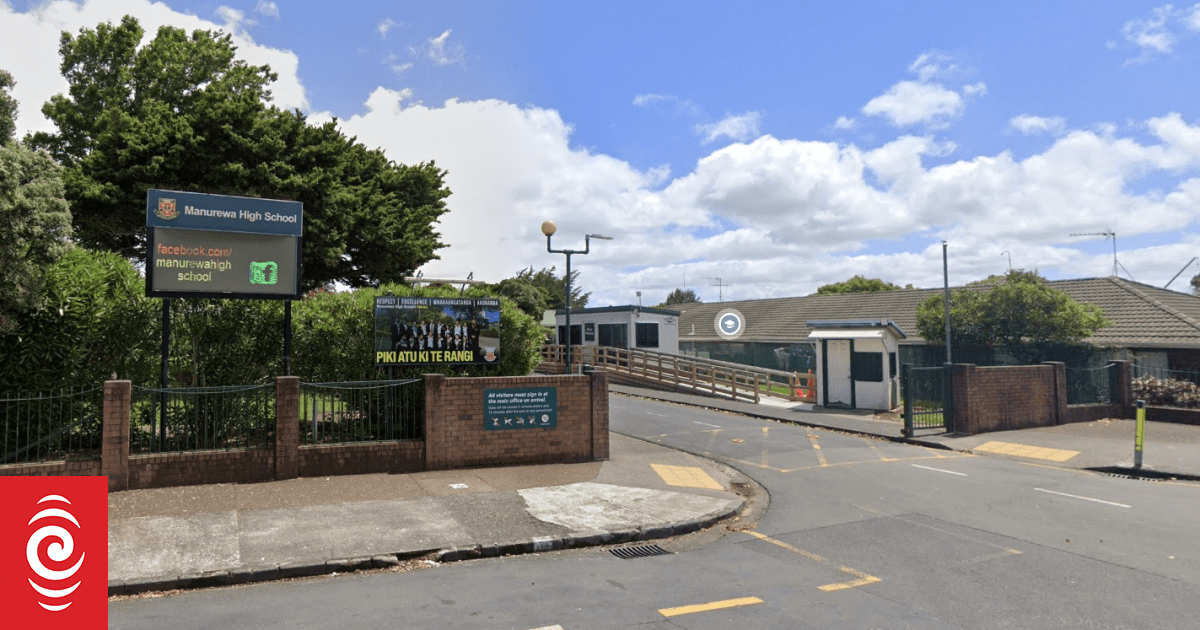 Manurewa High School to shut early, with too many staff sick | RNZ News