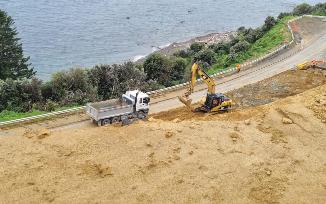 SH59 to reopen after being closed for weeks | RNZ News