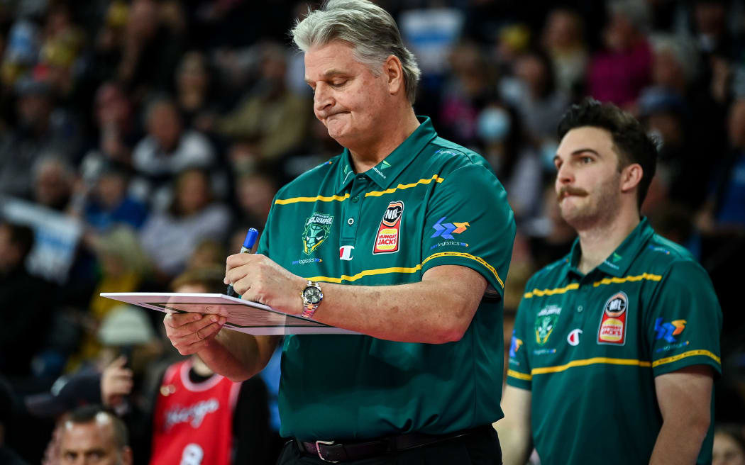 Basketball: NBL coach demands action on social media abuse | RNZ News