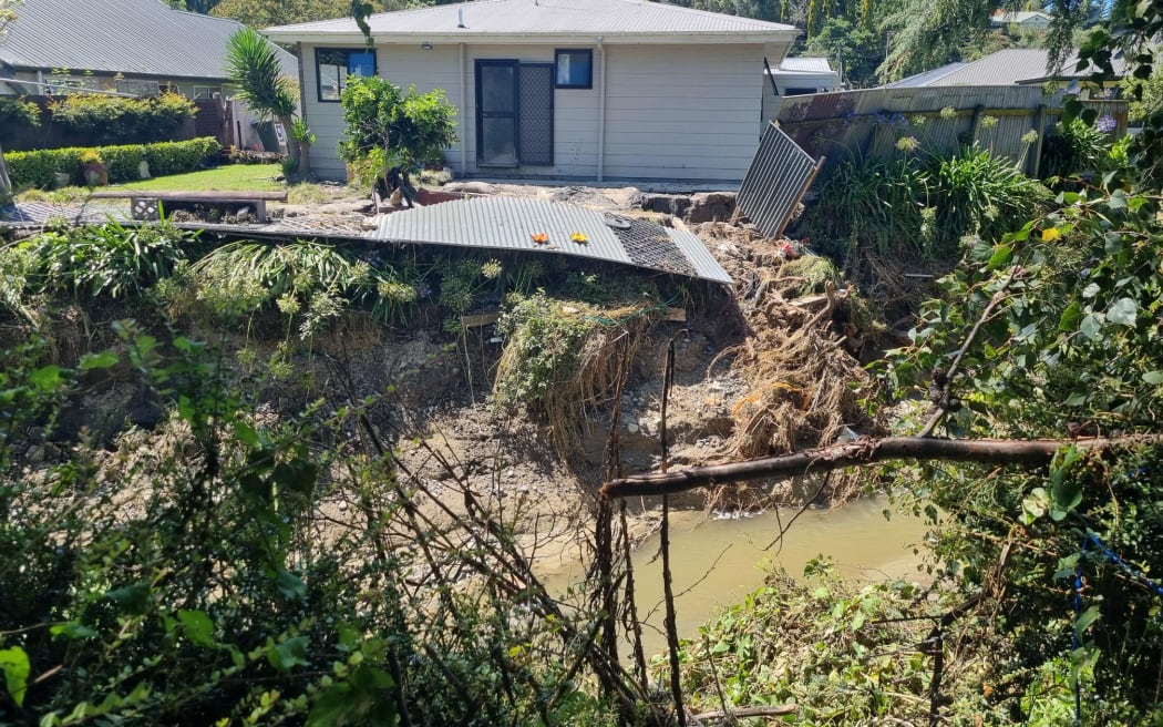 In photos: Cyclone Gabrielle damage becomes increasingly clear | RNZ News