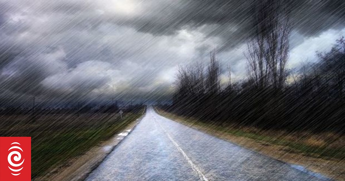 Wet weather closes North Island roads | RNZ News