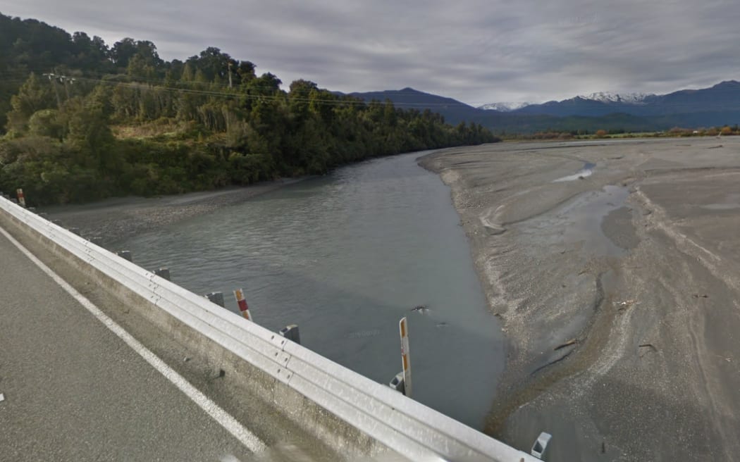 Renewed push to build a run-of-river hydro scheme on the West Coast ...