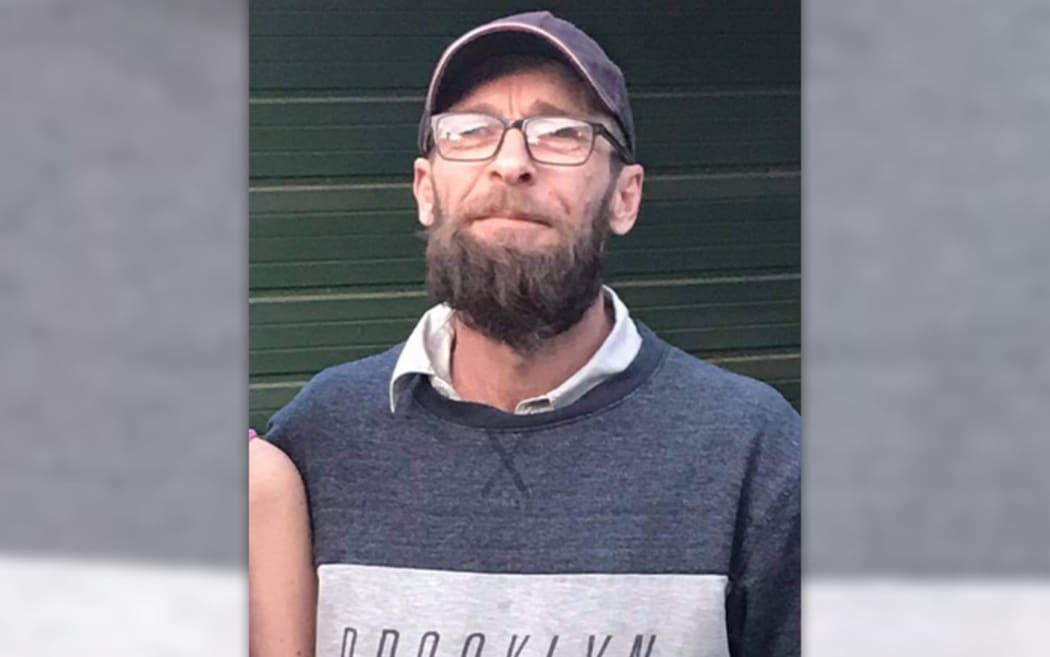 Police name man found dead on Waiheke Island, seek information on car ...