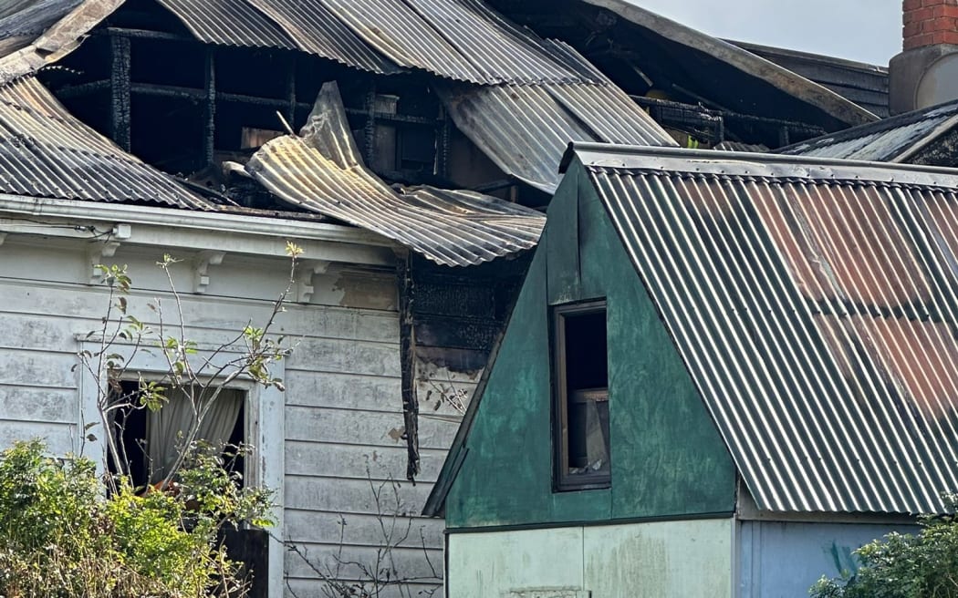 Person killed as fire tears through home in Auckland's Onehunga | RNZ News