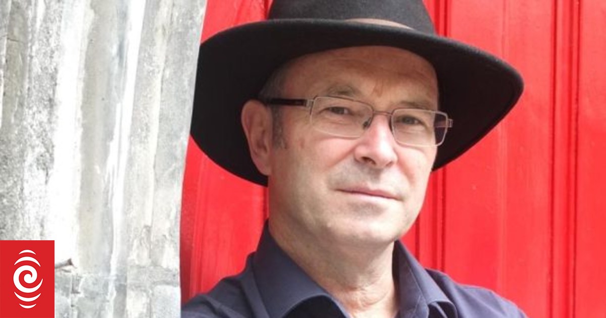 Mike McCormack - Prize-winning novel, Solar Bones | RNZ
