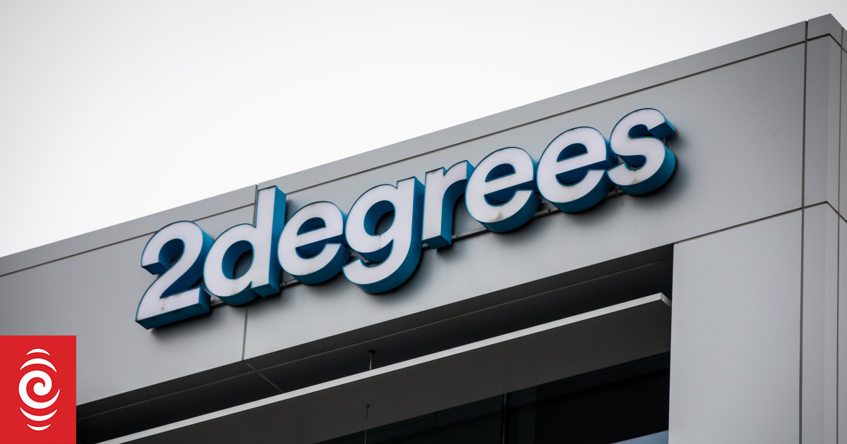 2degrees sells mobile phone towers in $1.08b deal | RNZ News