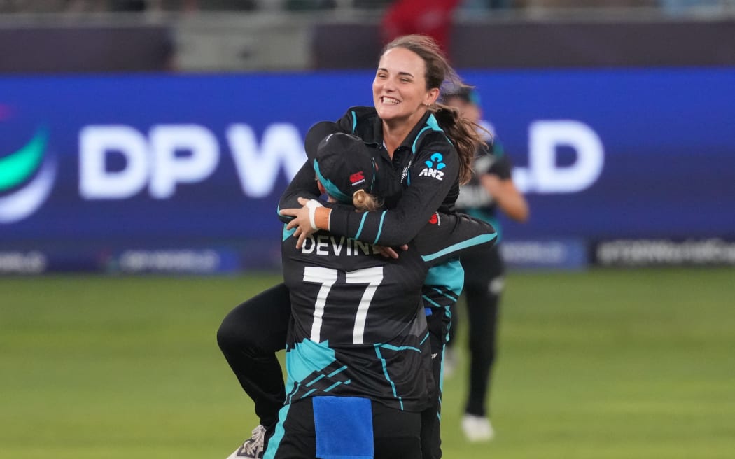 Cricket: Amelia Kerr returns home a world champ and in demand | RNZ News
