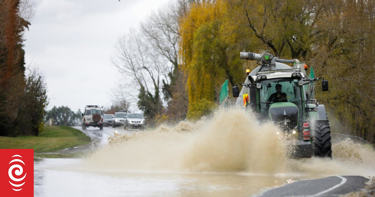 Canterbury flooding in pictures: Bridge damage adds to floods drama ...
