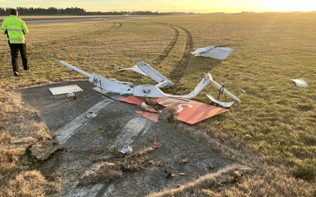 Jetstar plane swerved off Christchurch runway after pilot accidentally ...