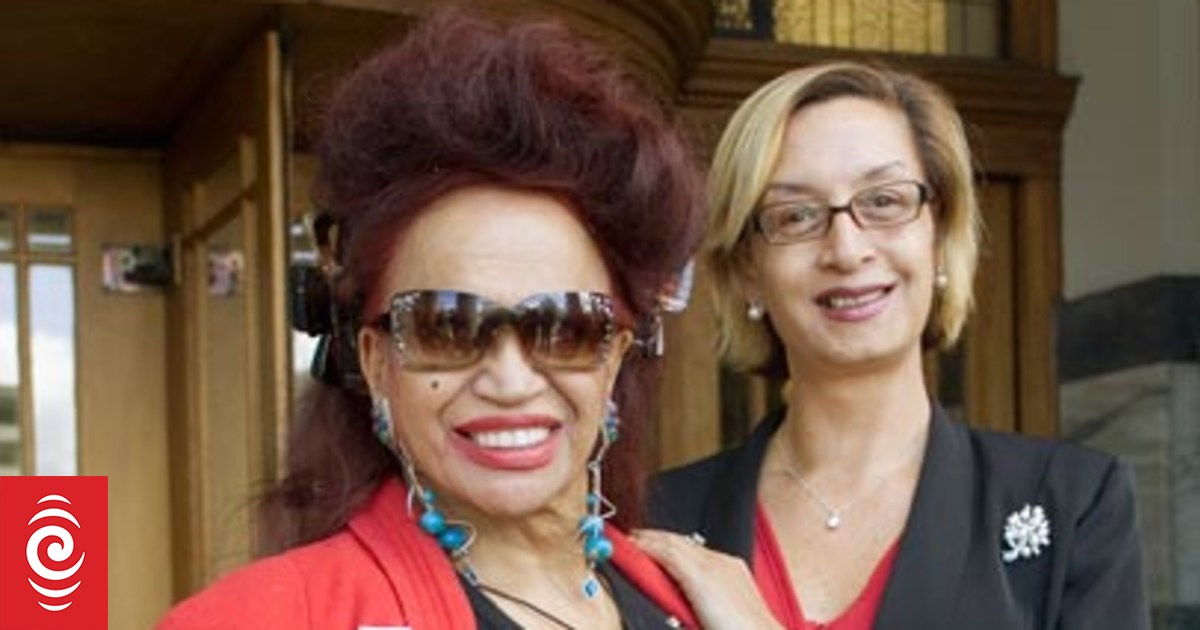 Georgina Beyer confronting anti civil union protestors in 2004 | RNZ