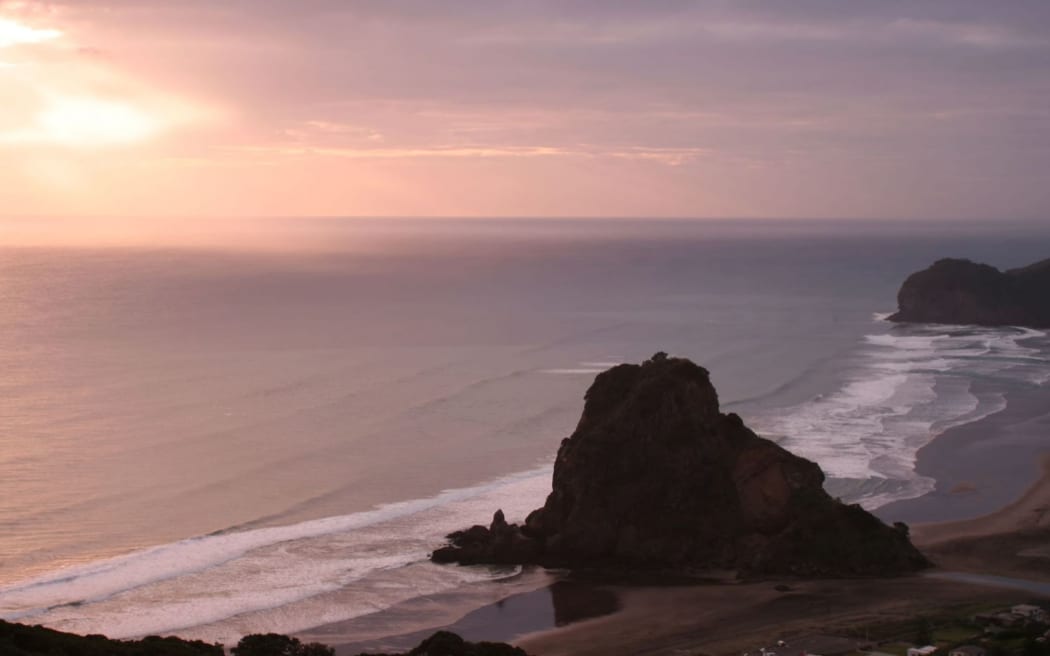 Body found on Piha beach identified as missing teenager | RNZ News