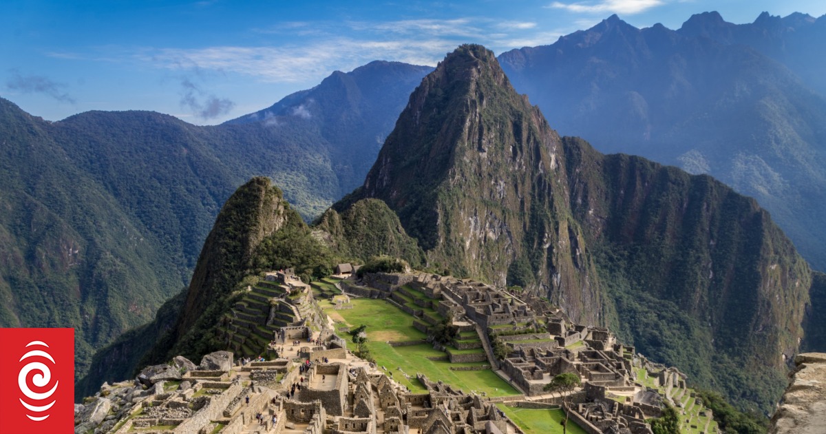 Peru protests: Machu Picchu closed indefinitely and tourists stranded ...