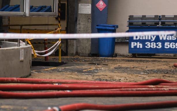 Buildings flooded in central Wellington after pipe bursts | RNZ