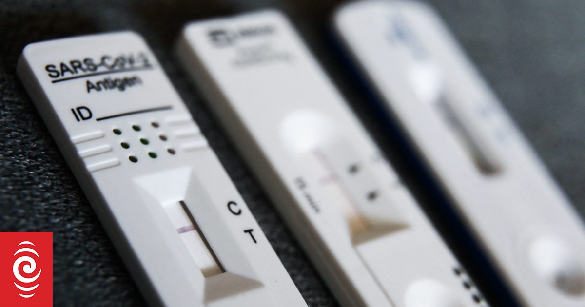 When you have a cold, is it worth taking a RAT test? | RNZ News