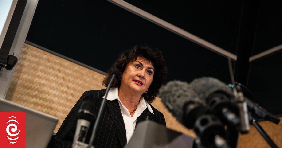 Casey Costello releases 'independent' advice on heated tobacco | RNZ News