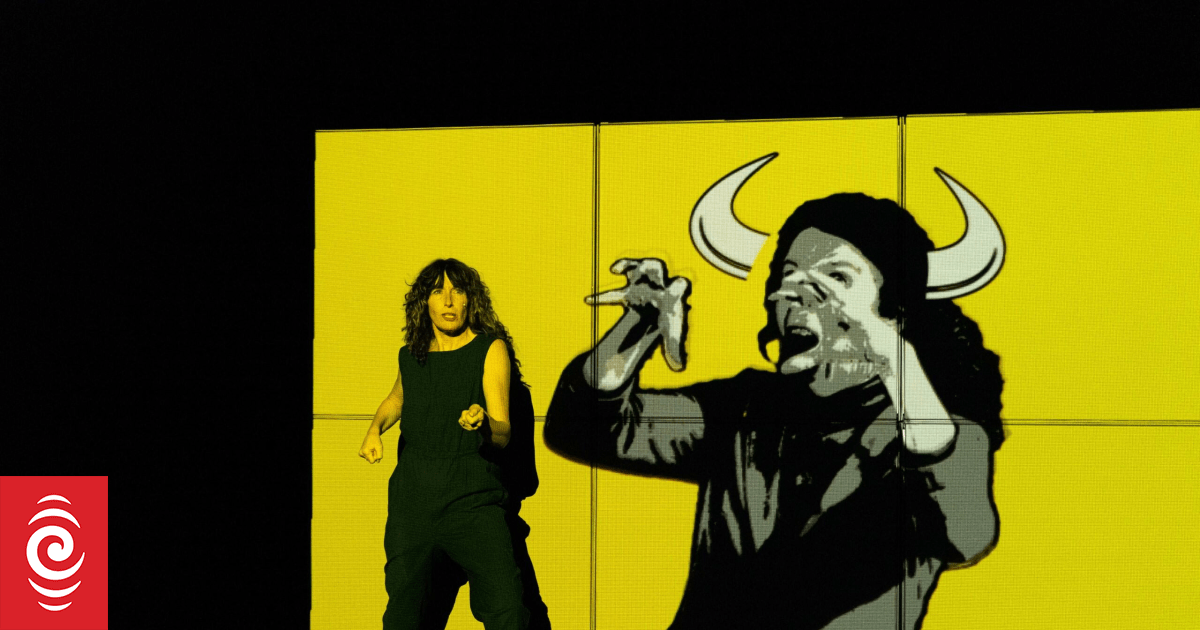 Jodee Mundy brings her story of being a child of deaf adults to the ...