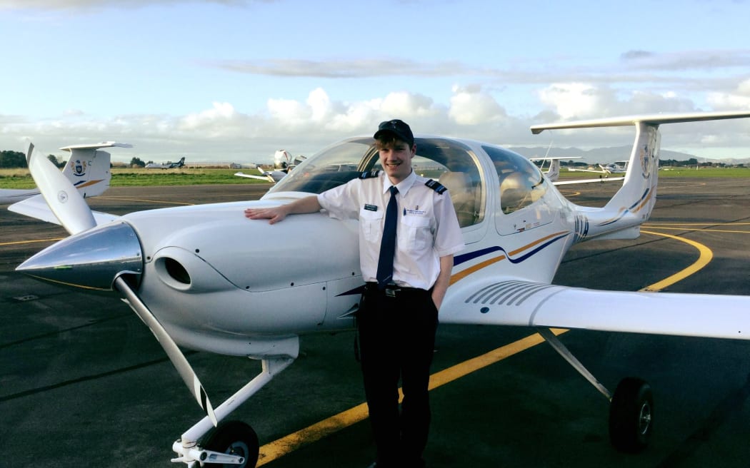 Young Kiwi pilot Adam Snell to be remembered in Auckland service | RNZ News