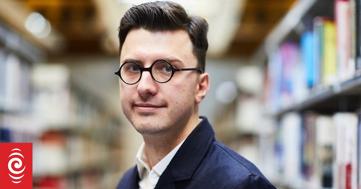 William Tullett: pongs of the past | RNZ